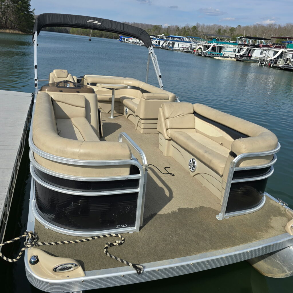 #2 Deluxe 24′ – Holly Bay Marina Rentals